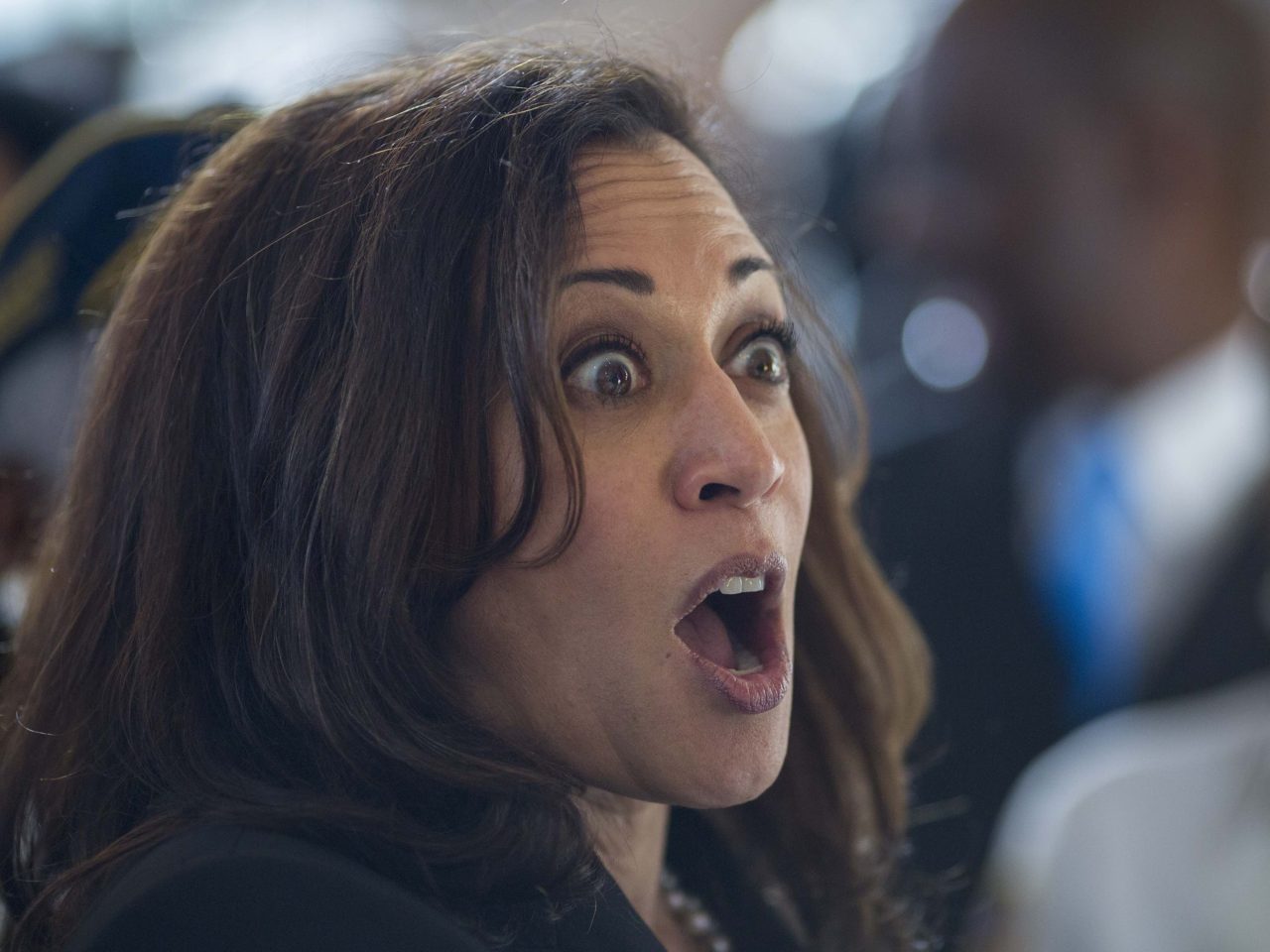 Kamala Harris Blasts McConnell Bill For Giving Millionaires Tax Cuts This Is Black And White 