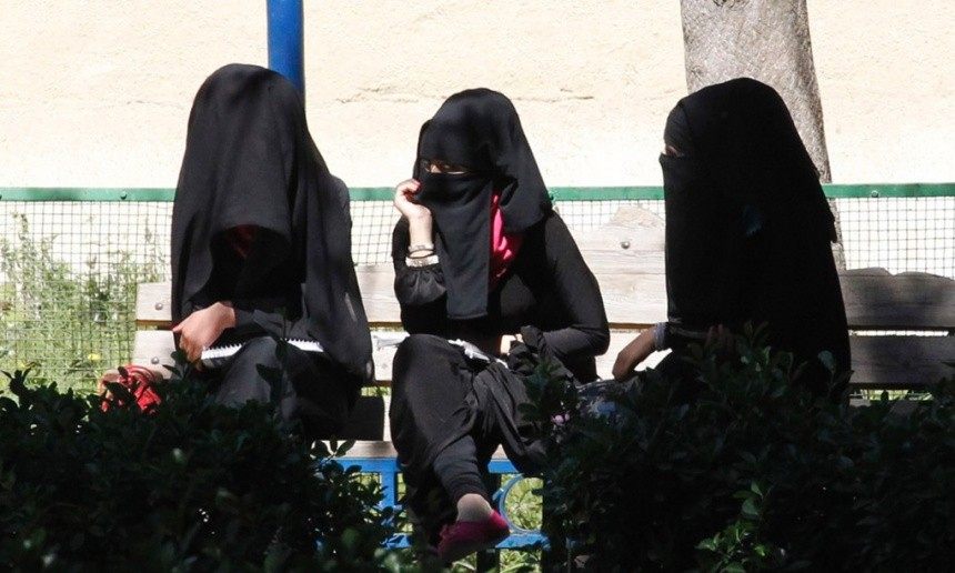 ISIS's Nazi-Style 'Jihad Bride' Propaganda an Alluring Trap for Western ...