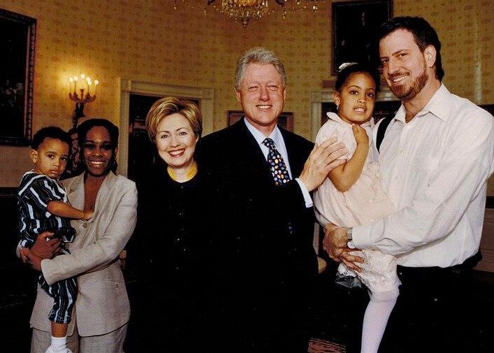 De Blasio Thinks Hillary Is Old News