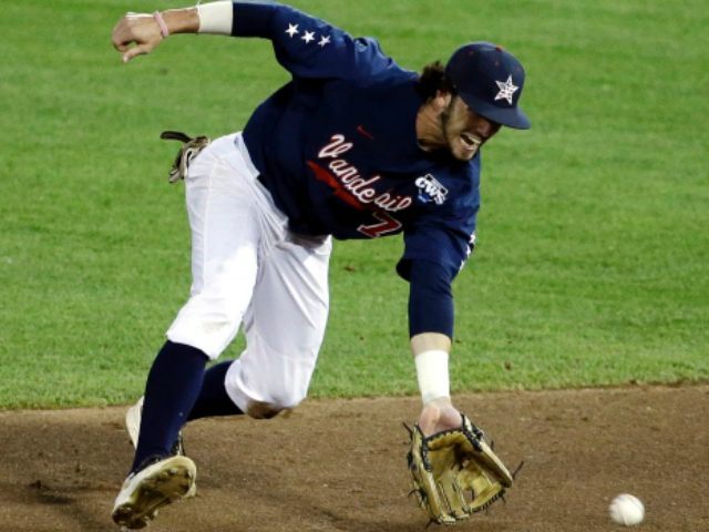 Vandy SS Homers, Celebrates Win in Dogpile, Then Watches on iPhone as D ...