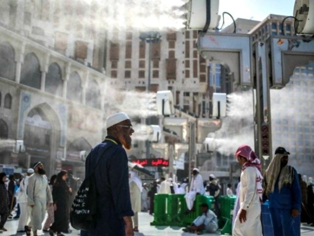 Another Disaster In Mecca: Hundreds Evacuated In Hotel Fire