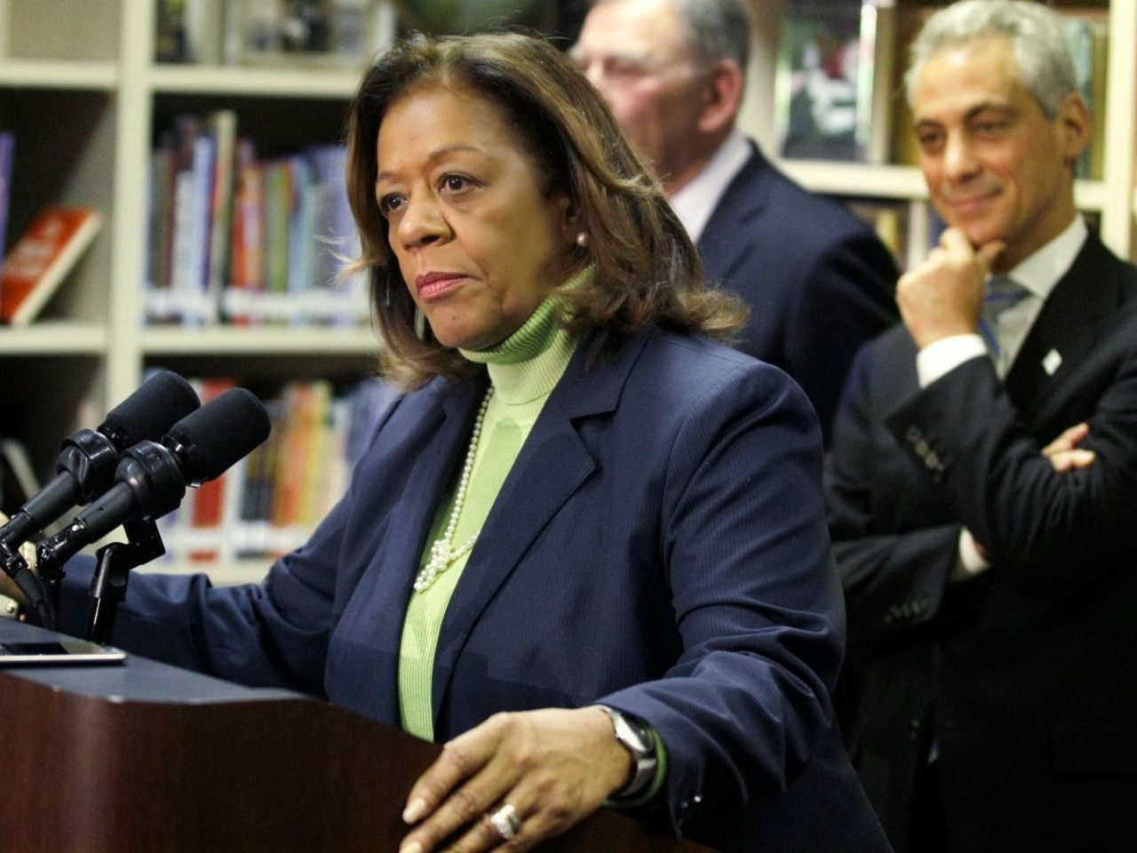Former Chicago Public Schools Chief to Plead Guilty to Bribery Charges