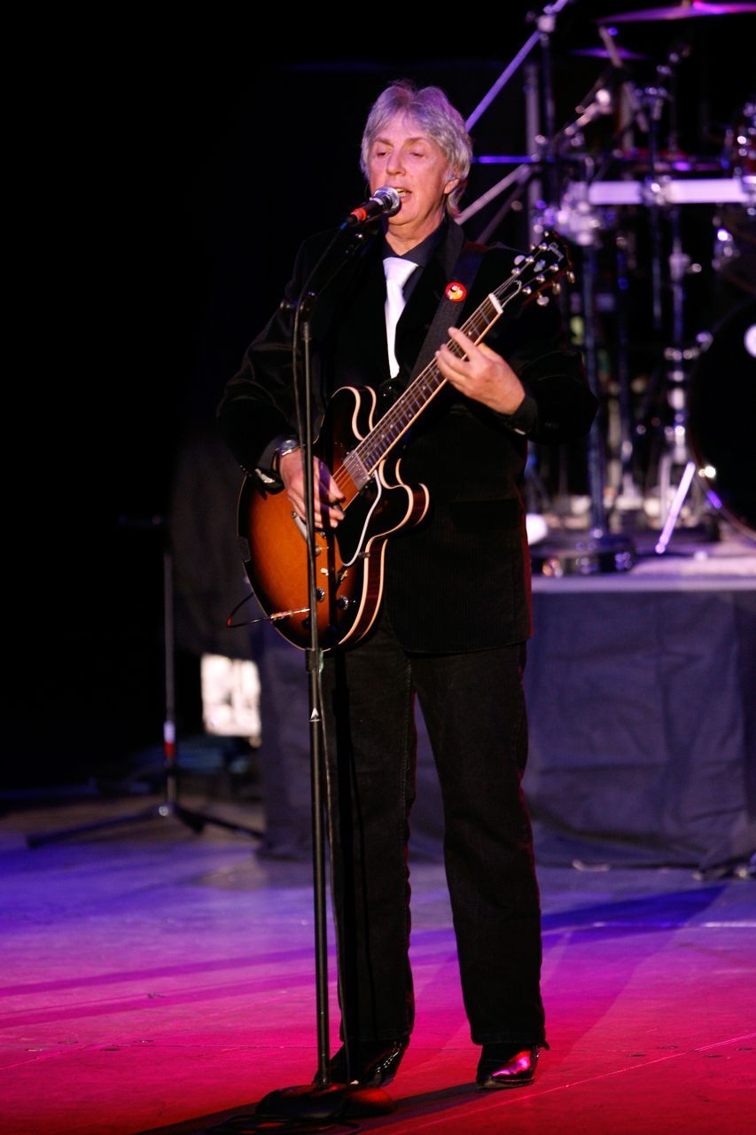 Cory Wells, Three Dog Night singer, dies in New York at 74 - Breitbart