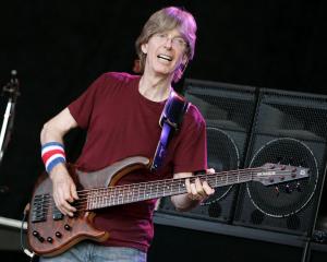 Grateful Dead legend Phil Lesh undergoing treatment for bladder cancer ...