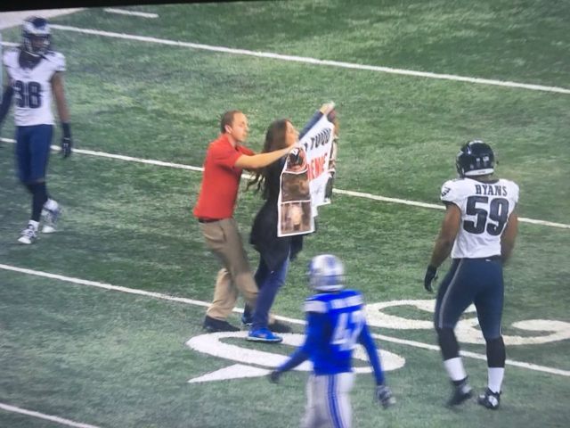 Two Turkeys Invade Ford Field to Protest 'Deadly Feast' of Thanksgiving
