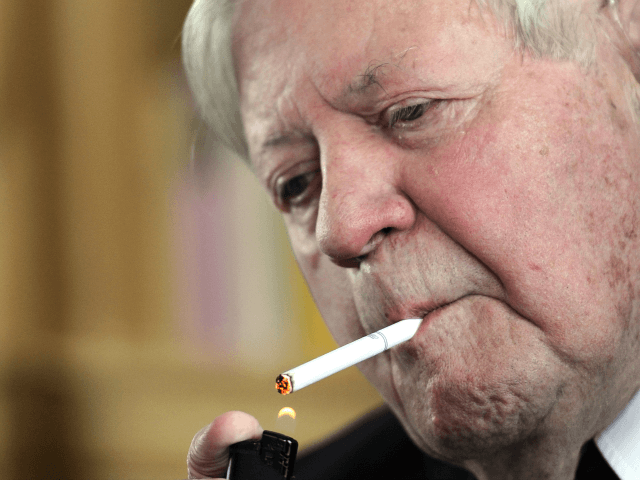 Former West German Chancellor And Chain Smoker Helmut Schmidt Dies At 96