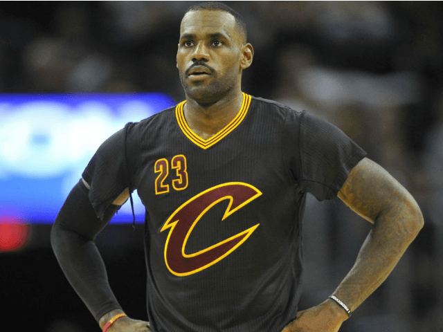 LeBron Tears Open Sleeves on Too-Tight Jersey, Leads Cavs to Comeback Win