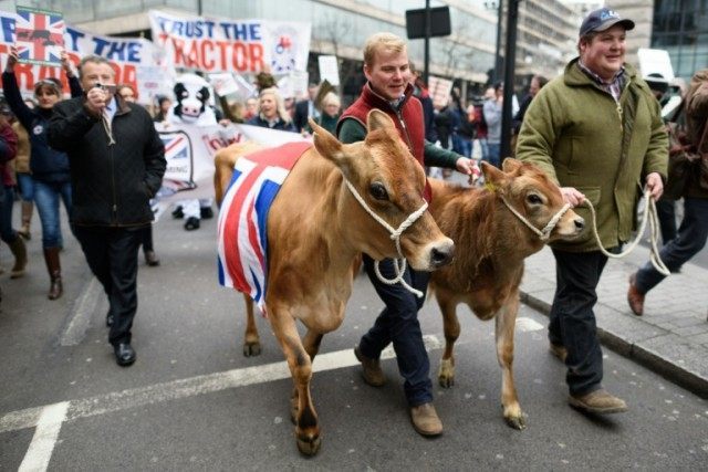 British dairy farmers hold protest march in London - Breitbart