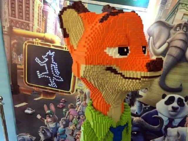 Four-Year-Old Boy Destroys $15,000 LEGO Sculpture Hour After 'Zootopia ...