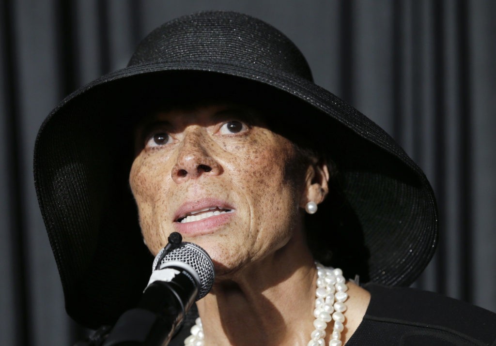 Ali's wife thanks world for love, support since his death - Breitbart
