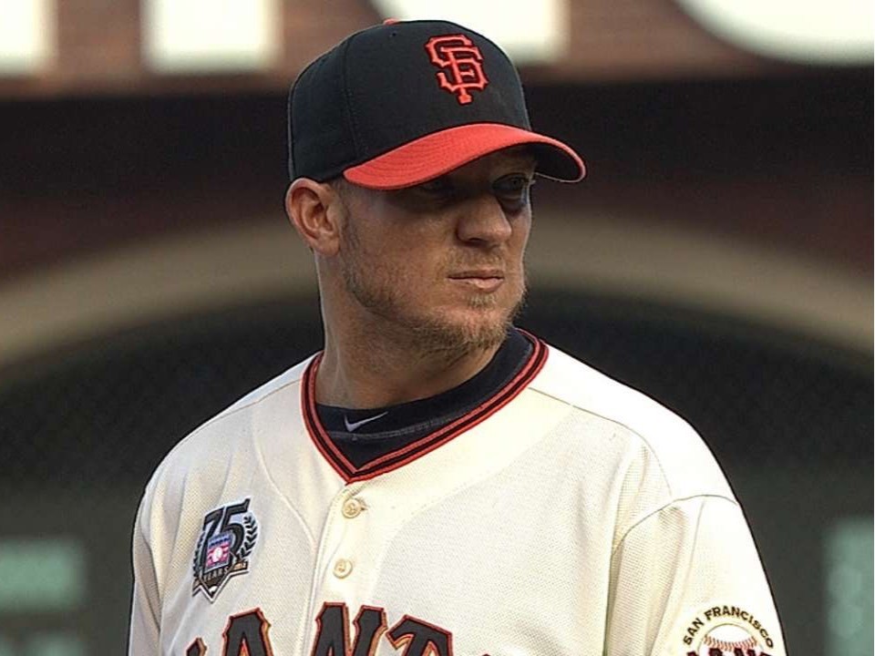 Watch: Giants Pitcher Jake Peavy Makes No-Look Catch Without Trying