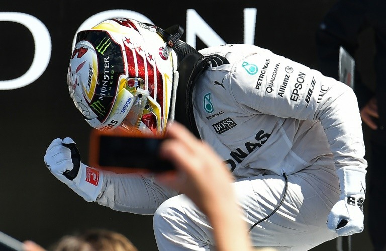 Hamilton wins at Silverstone to cut Rosberg lead - Breitbart