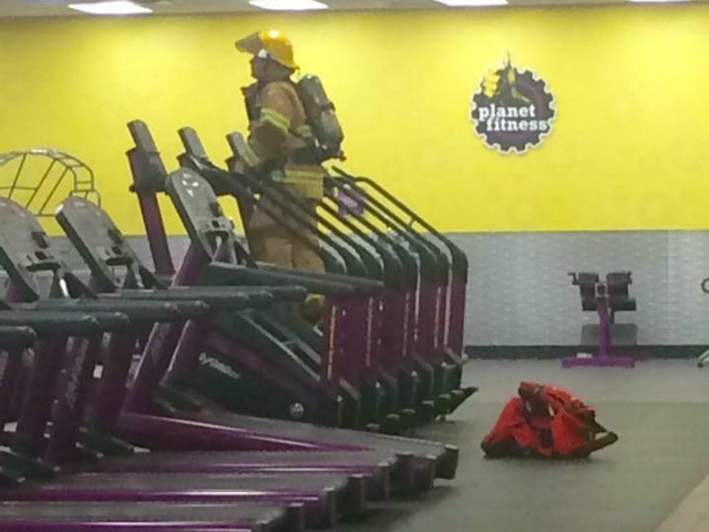 Firefighter in Full Gear Climbs Gym's Stair Machine to Honor 9/11 First ...