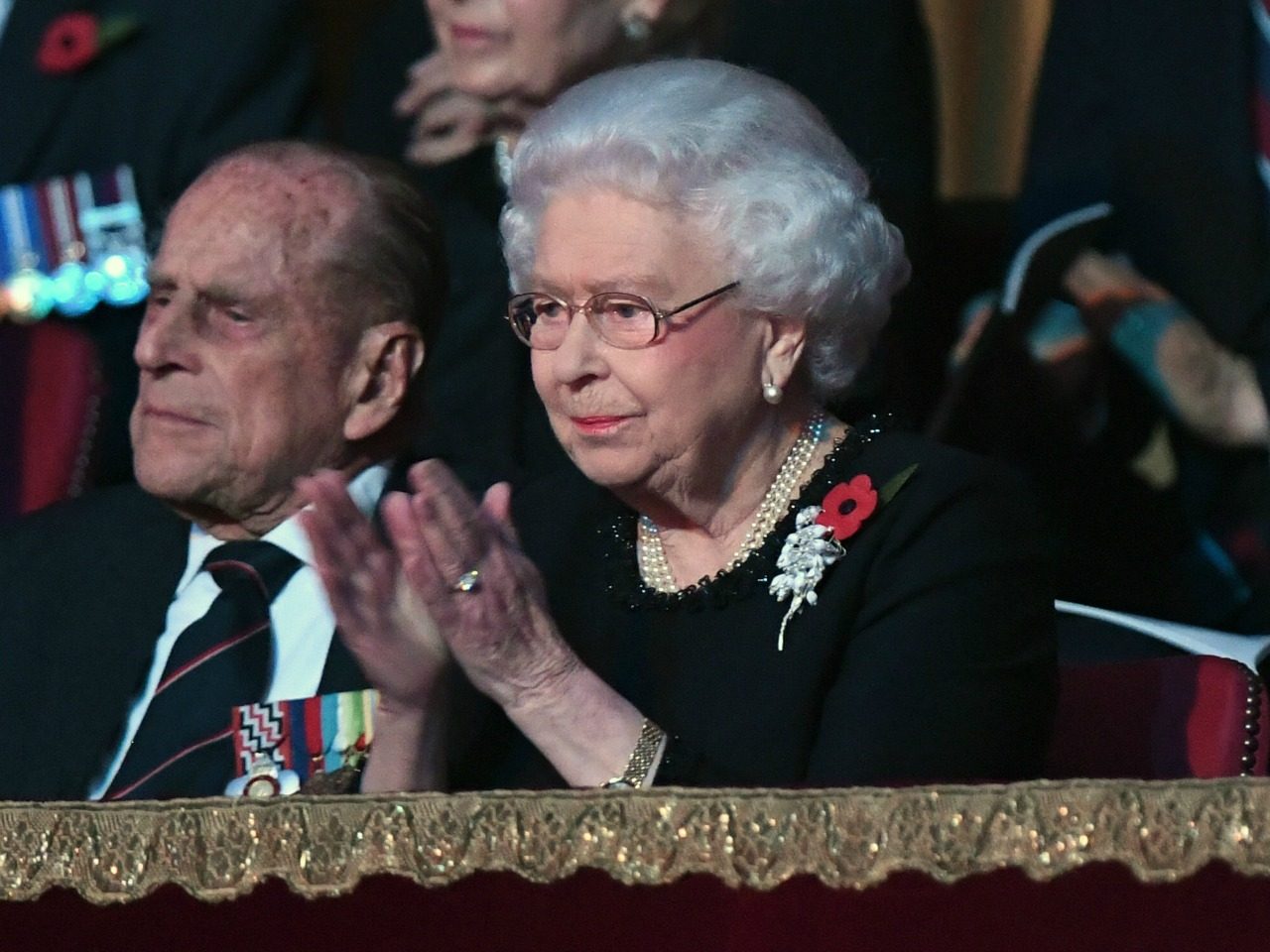 Queen Elizabeth to Invite Trump to Britain for State Visit