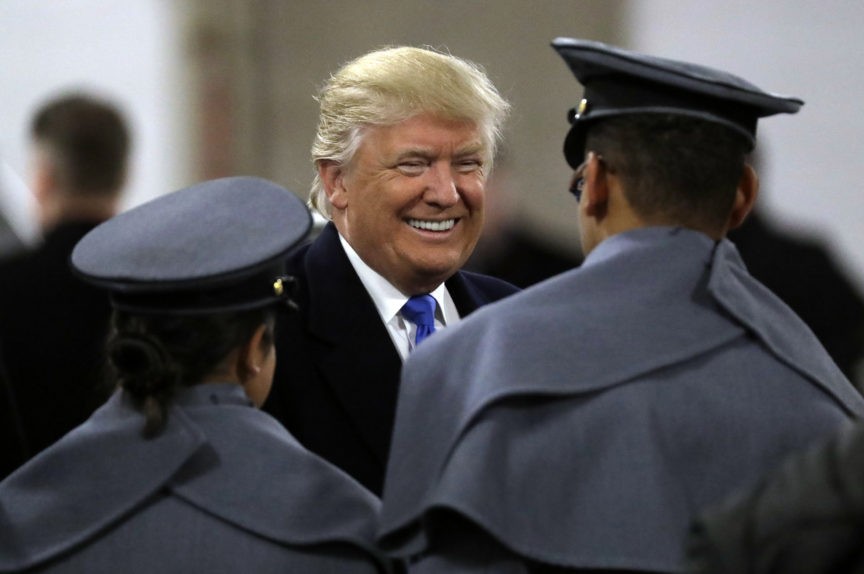 Trump at Army-Navy game to salute armed forces - Breitbart