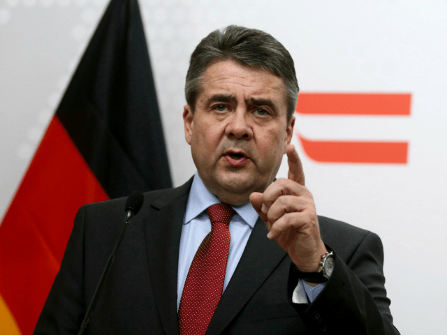 German Minister Rejects Austria's Idea of Mass Migrant Camps