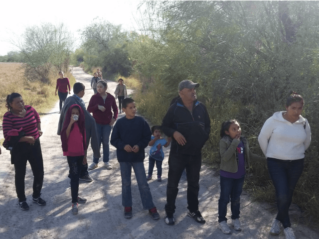 PHOTOS: Migrants Still Arriving at Texas Border in Record Numbers