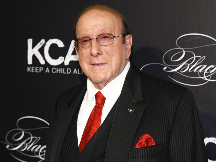 Clive Davis isn't letting politics affect his party - Breitbart