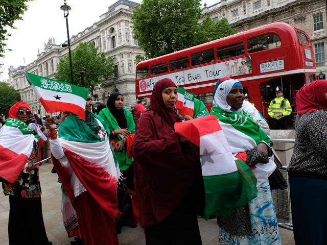 PICTURES: Somalilanders Celebrate Independence Day By Dancing Down ...