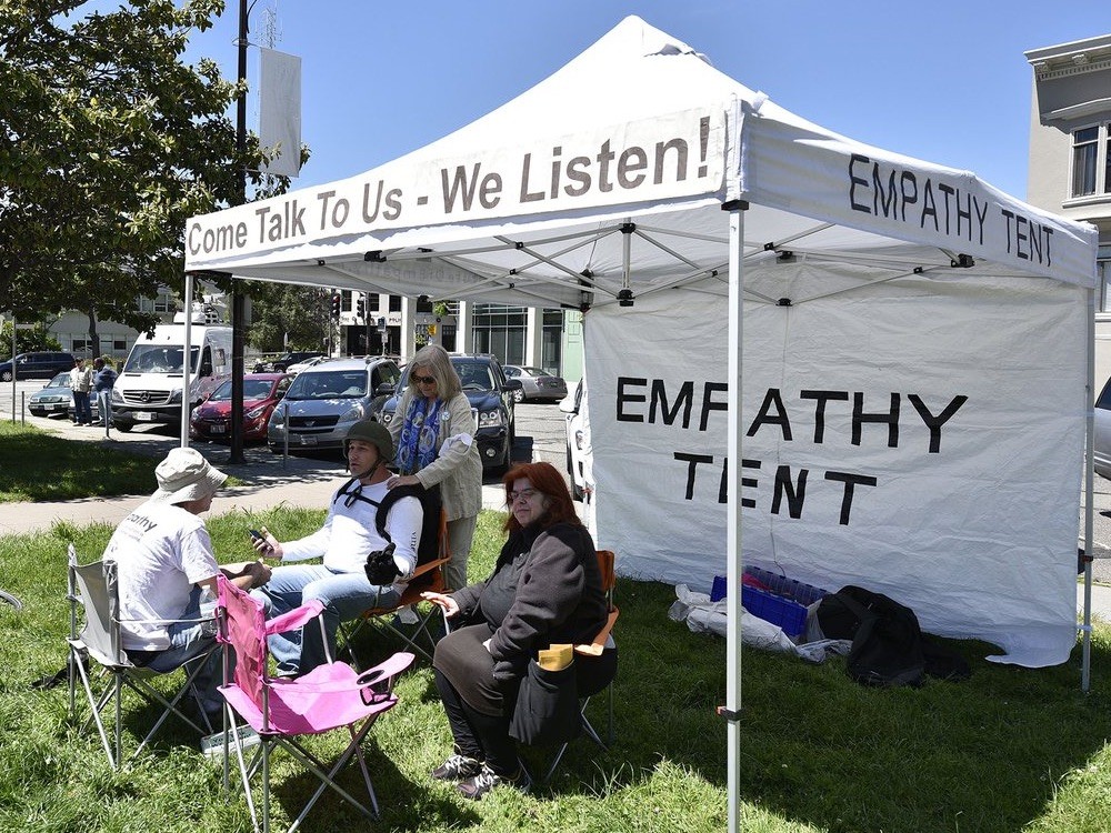 'Empathy Tent' Deployed at Pro- and Anti-Trump Protests in California