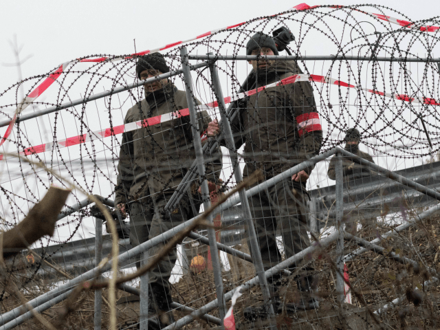 Migrant Crisis: Austria Ready to Deploy Army, Impose Checks at Italy Border