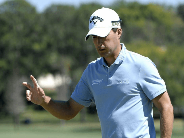Kisner Clings to PGA Championship Lead