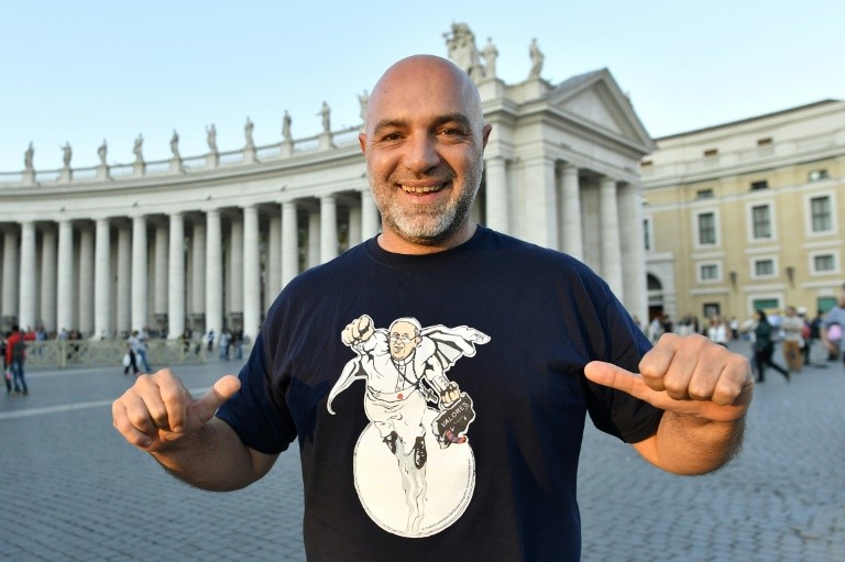 'Superpope' Francis T-shirts to help poor, needy - Breitbart