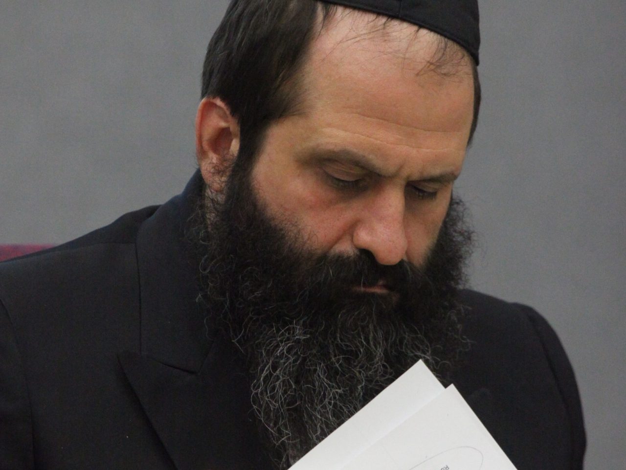 Religious Jews Celebrate as Trump Commutes Sholom Rubashkin's Sentence