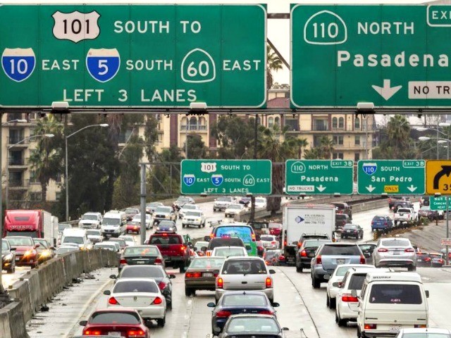 U.S. Population Projected to Exceed 400M by 2060 Due to Immigration