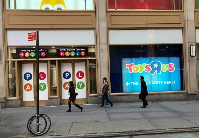 Toys R Us founder dies as iconic retail chain folds - Breitbart