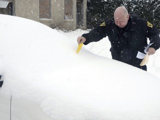 Spring Snow Storm Paralyzes East Coast, Federal Offices Closed ...