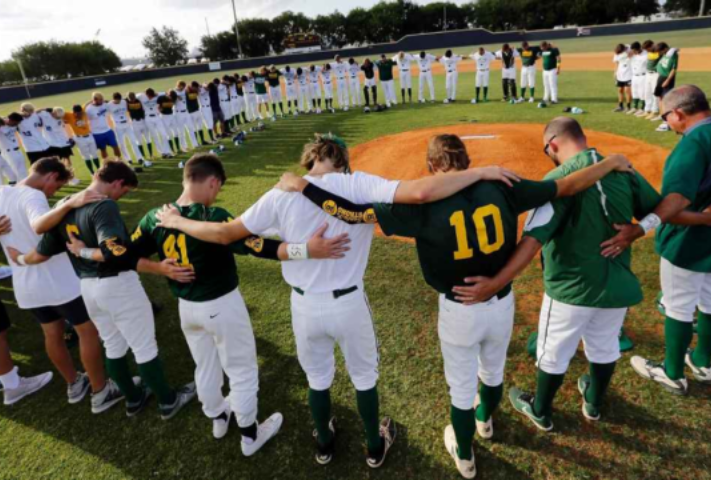 Santa Fe High School Baseball Team Hold Emotional Rally Before Game