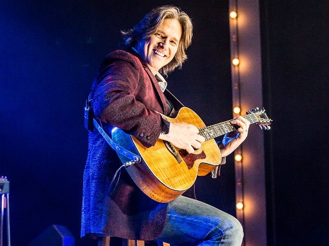 Country Star Billy Dean Pens 'Be Best' Song to Honor Melania Trump