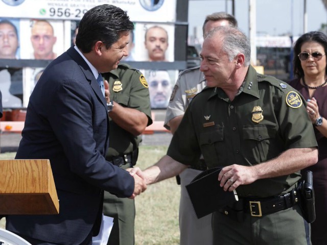 Mexico Issues Arrest Warrant for Border-State Governor