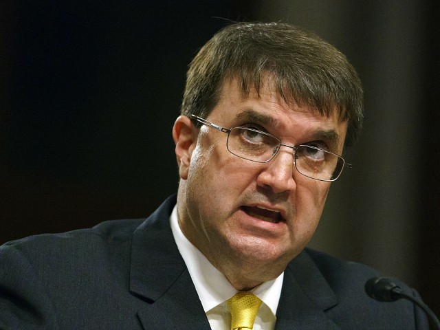 Robert Wilkie Blasts 'Phony' Media on Hydroxychloroquine Study