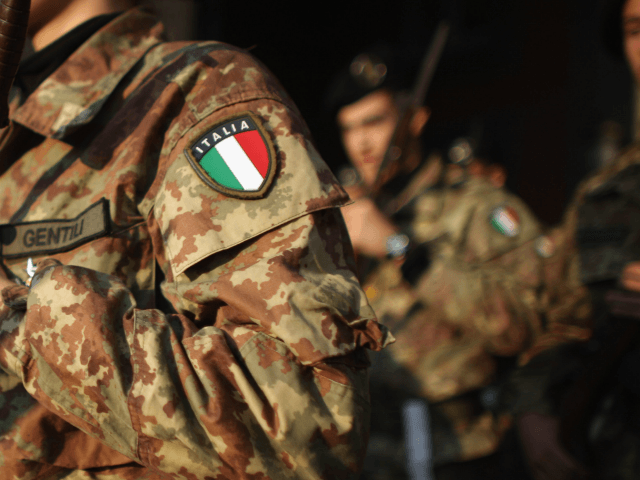 Italian Soldiers Forced to Intervene as Migrants Brawl on Naples Streets