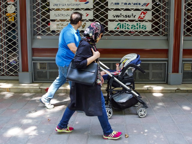 Report: Iran's Economic Collapse Making Middle Class Feel 'Imprisoned ...