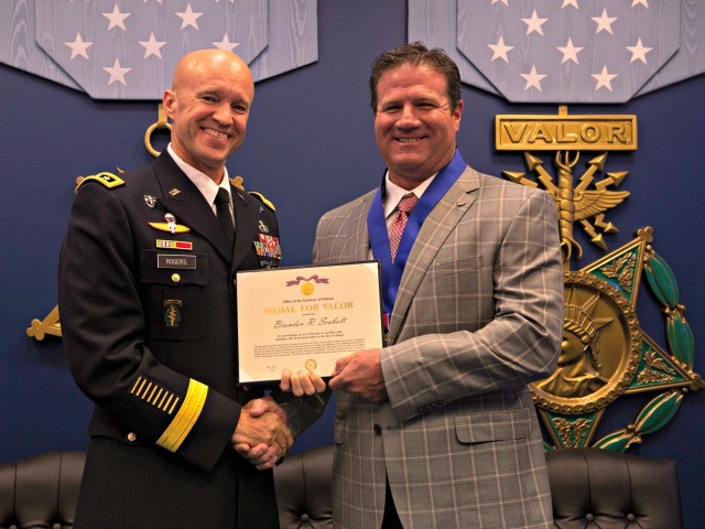 Civilian Contractor Awarded Medal of Valor After He and Another Fought ...