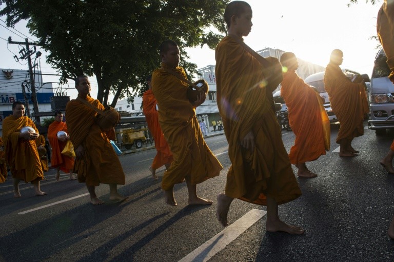 Eat, pray, exercise: Thailand's monks battle weight problems - Breitbart