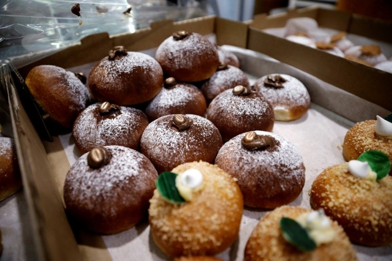 'Miracle' doughnuts emerge as Israel celebrates Hanukkah - Breitbart