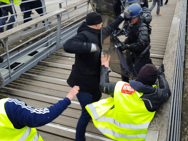 Boxer Who Fought Off French Riot Cops: 'I Have People's Anger Inside Me'