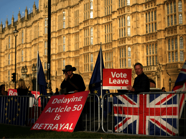 Leaver Leadsom and Remainer Hunt Say Brexit Delay Would be 'Betrayal'