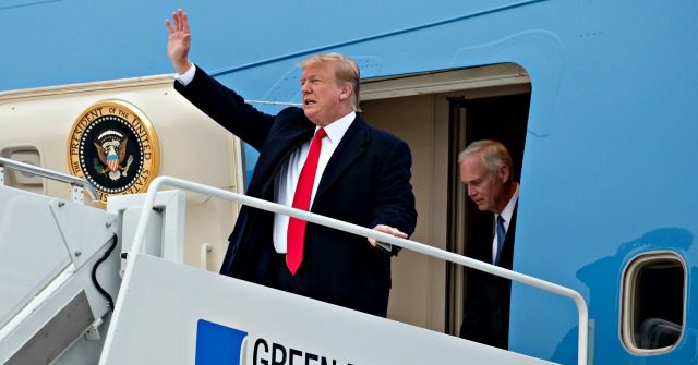 Watch: Donald Trump Hosts Political Rally in Green Bay, Wisconsin