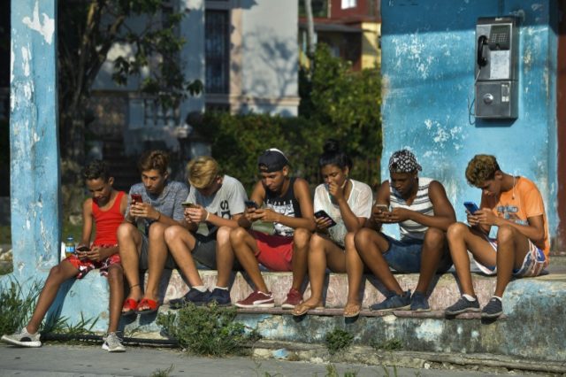 Cubans left frustrated by slow and costly internet rollout - Breitbart