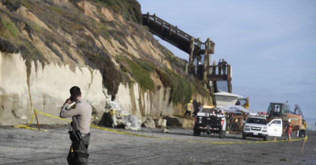 Collapsing California cliff claims 3 lives - Breitbart