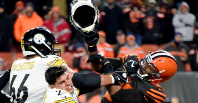 WATCH: Browns Fans Swing Helmet at Mason Rudolph Pinata