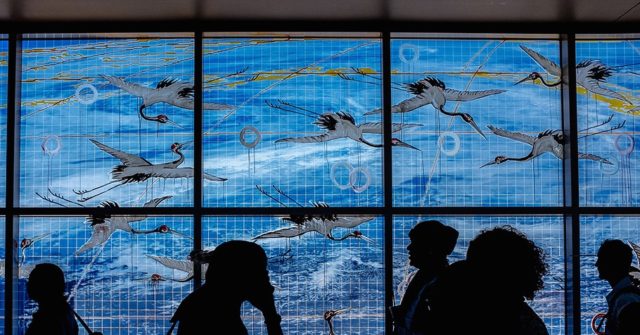 Hotel California: Power Outage Strands Travelers at Oakland Airport Hotel California: Power Outage Strands Travelers at Oakland Airport