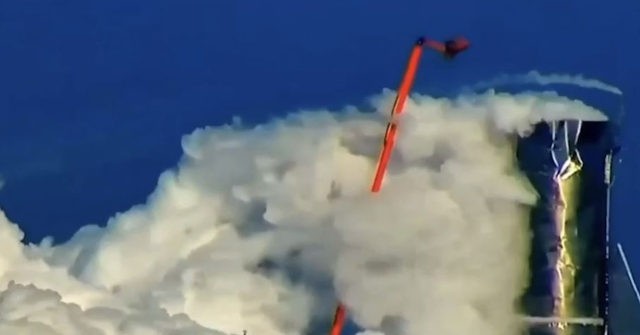 SpaceX Prototype Blows Its Top During Pressure Tests