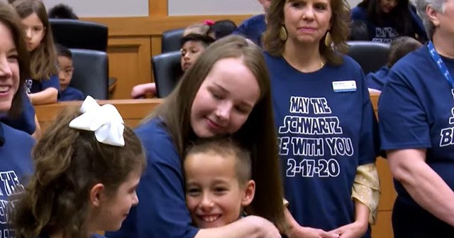 WATCH: 300 People Fill Courtroom to Celebrate Boy's Adoption