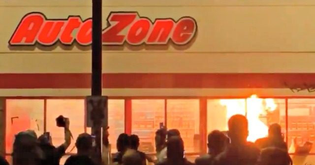 Video: Minneapolis AutoZone Set on Fire Amid George Floyd Protests